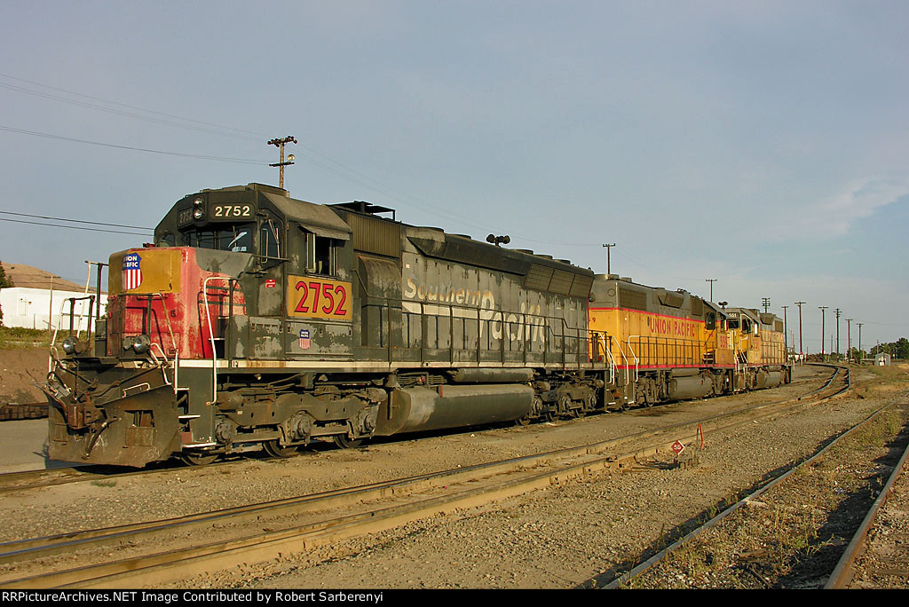 UP 2752